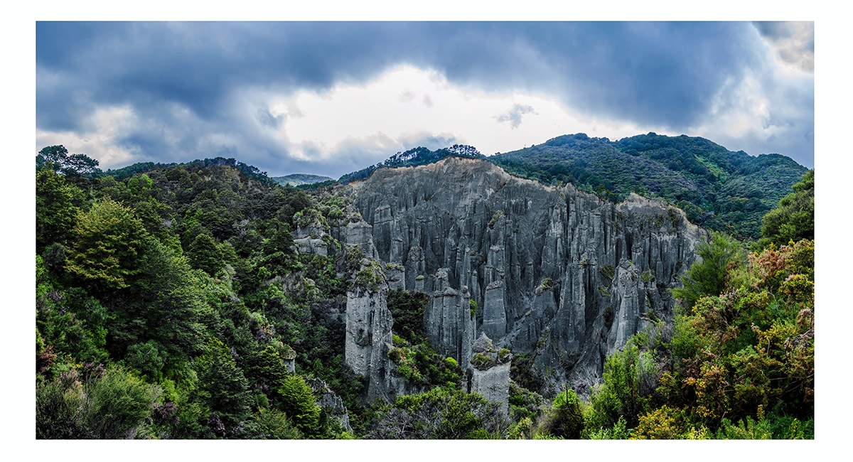 The Putangirua Pinnacles and Ngawi bluffs, October 2008 and 2016 ...